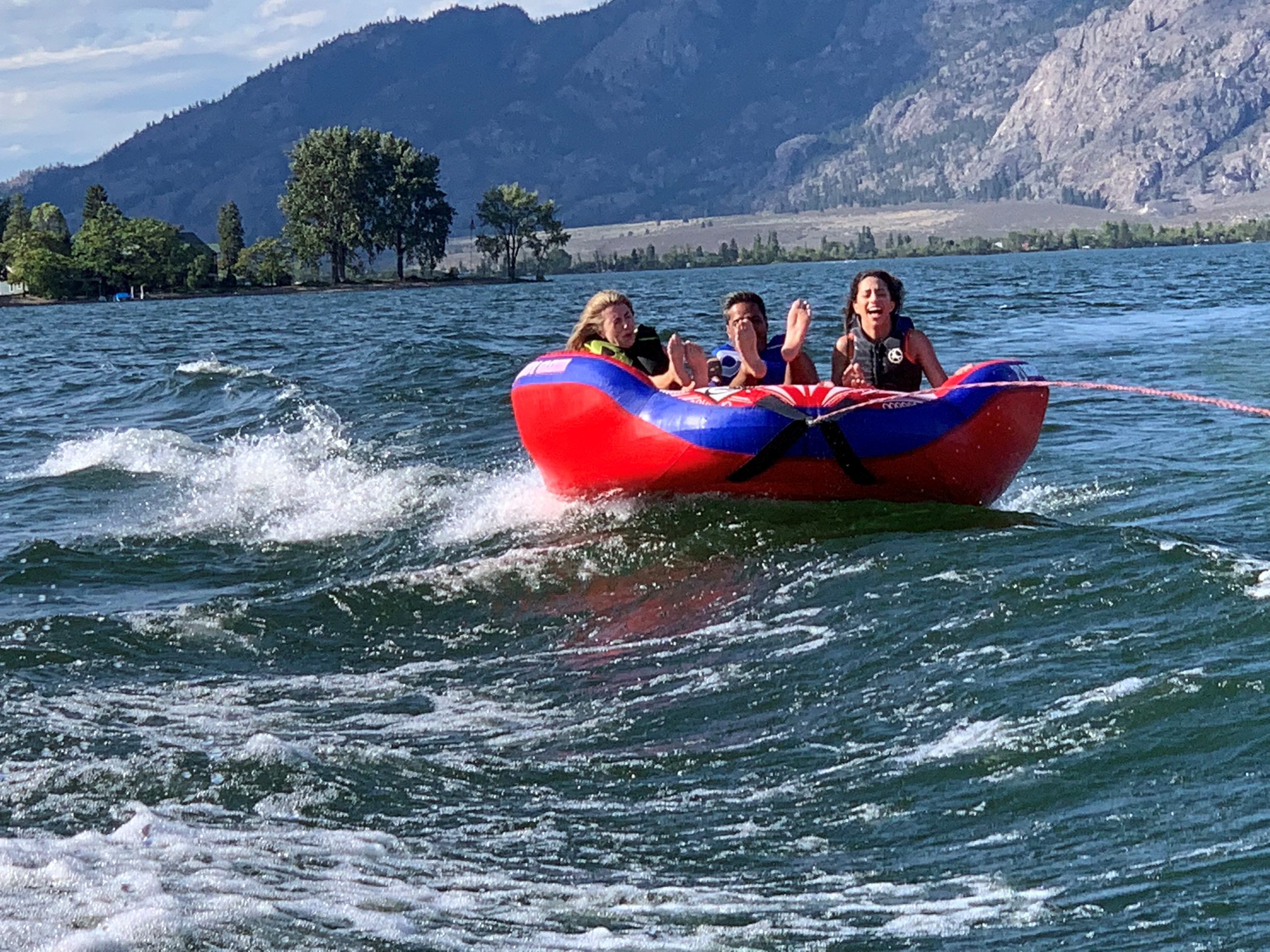 Lake Osoyoos Rentals | Watercraft & Boat Rentals in Oroville, WA